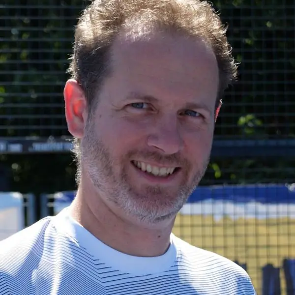 ­Rundum sorglos zum eigenen Padel-Platz